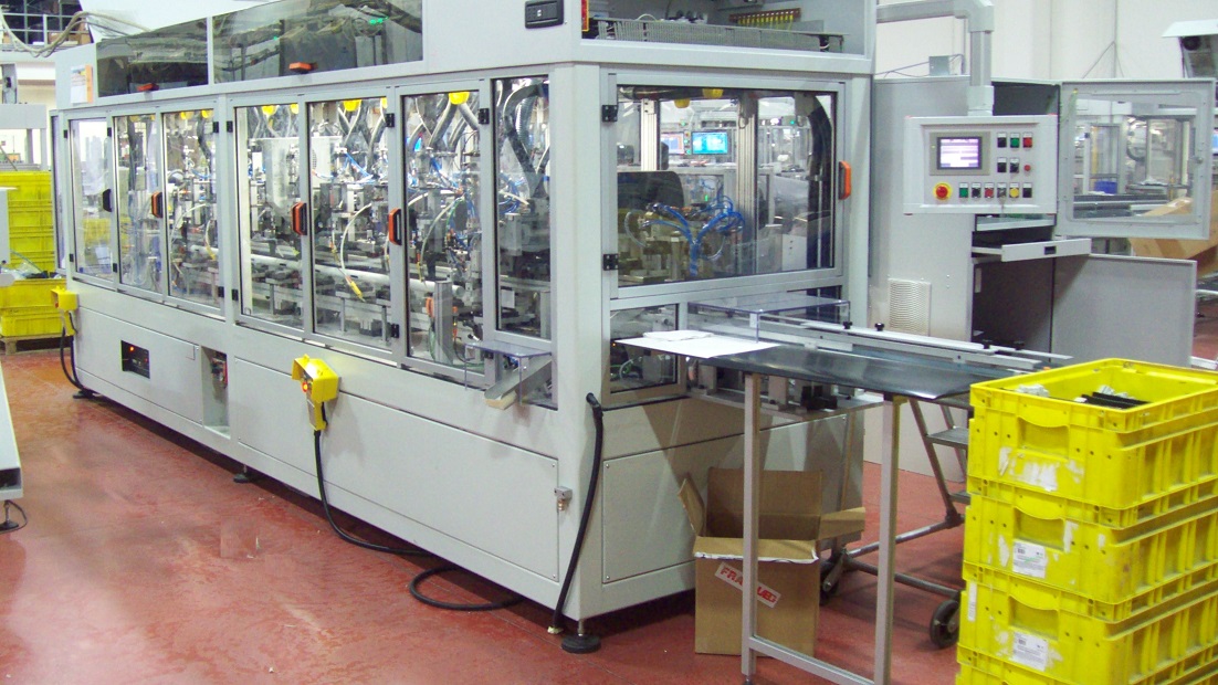 Relay socket assembly machine